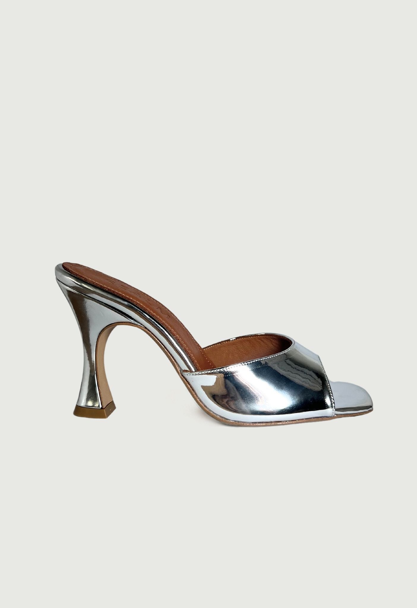 Realm | Timeless Shoes For Women